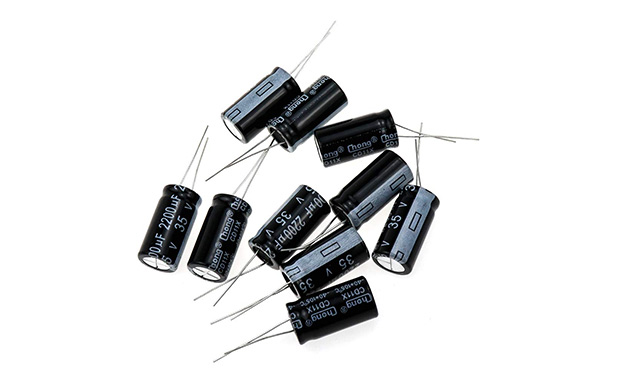 Why Can't Aluminum Electrolytic Capacitor Withstand Reverse Voltage?